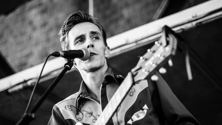 Tom Cherry Boeken? Direct op ShowBird.com!