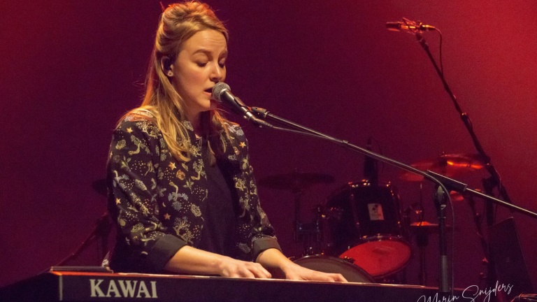 Helena Hall Boeken? Direct op ShowBird.com!