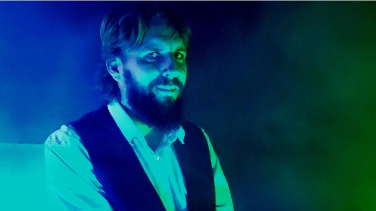 Book McHollander - Celtic Folk Bard? Directly on ShowBird.com!