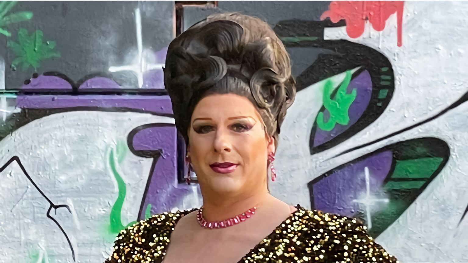 Book Bingo & Performing Drag Kitty Glamourus? Directly on ShowBird.com!